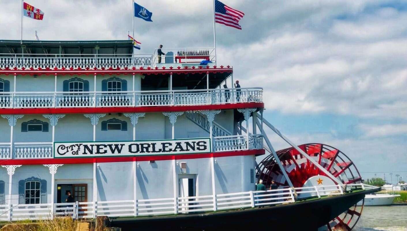 Riverboat City of New Orleans - Steamboat Natchez
